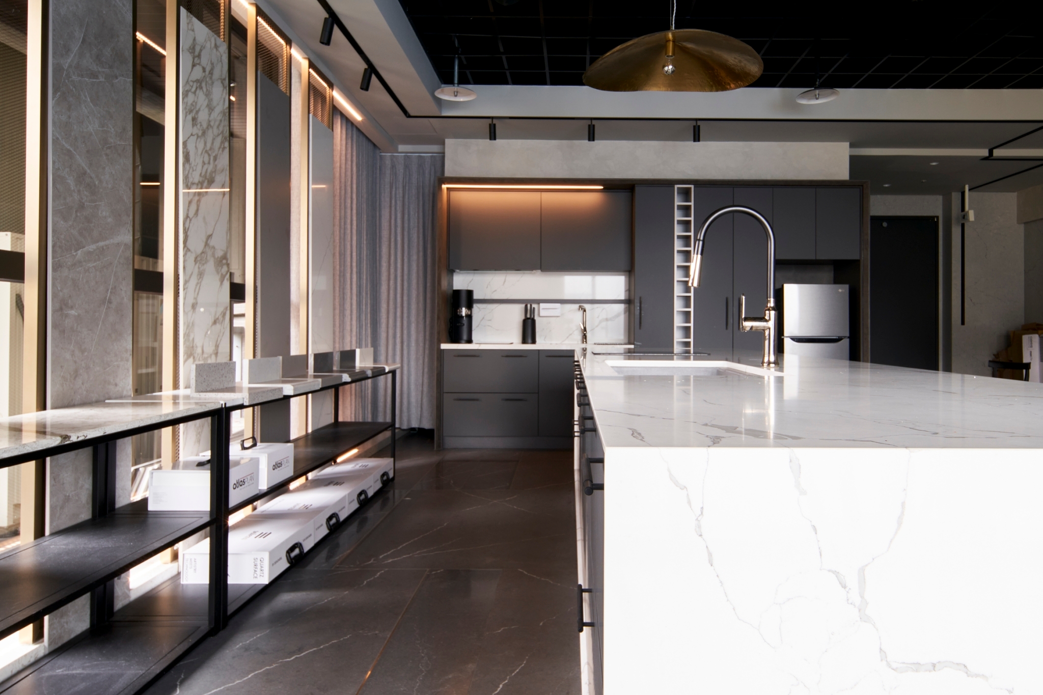 MQ-218 Calacatta Tree